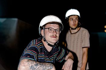 サイクルロード ～自転車への道／ヘルメットに何を求めるのか｜ Specialized: Studio-MOM: Swivvle: Endura ...