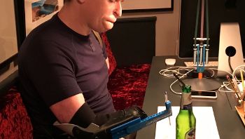 サイクルロード ～自転車への道／新しい人生を最大限に生きる｜ Alex-Lewis: Alex-Lewis-FLOAT: 義肢装具: 四肢切断 ...