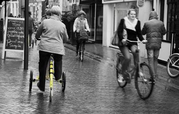 サイクルロード ～自転車への道／歩くように乗る自転車の意味｜ 高齢化社会: 介護: Alinker: 自立: 自律移動: