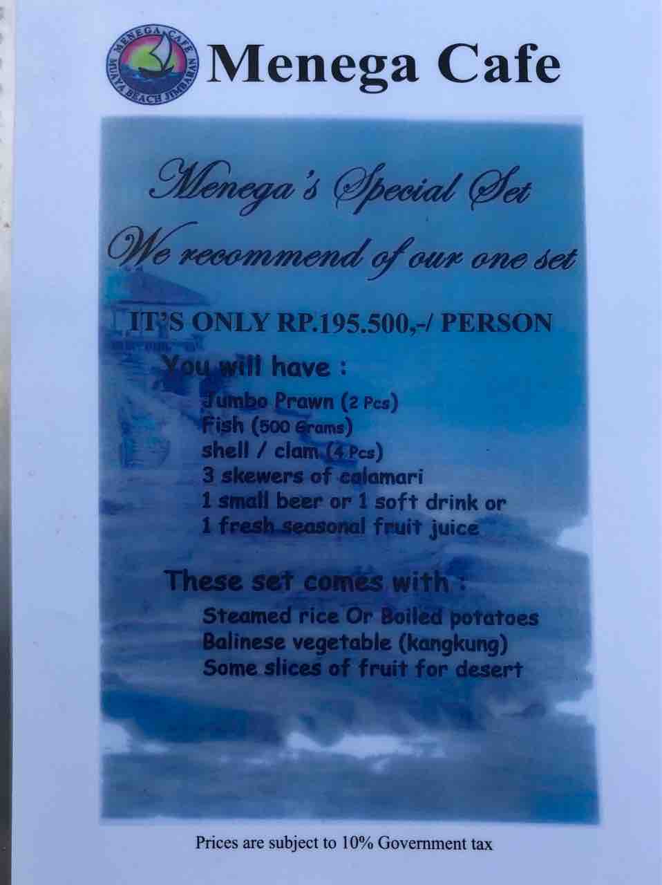 バリ島ジンバランの「Menega Cafe」にて 新鮮魚貝のイカンバカール : Dales Mivisのラーメン、一人飲みなど