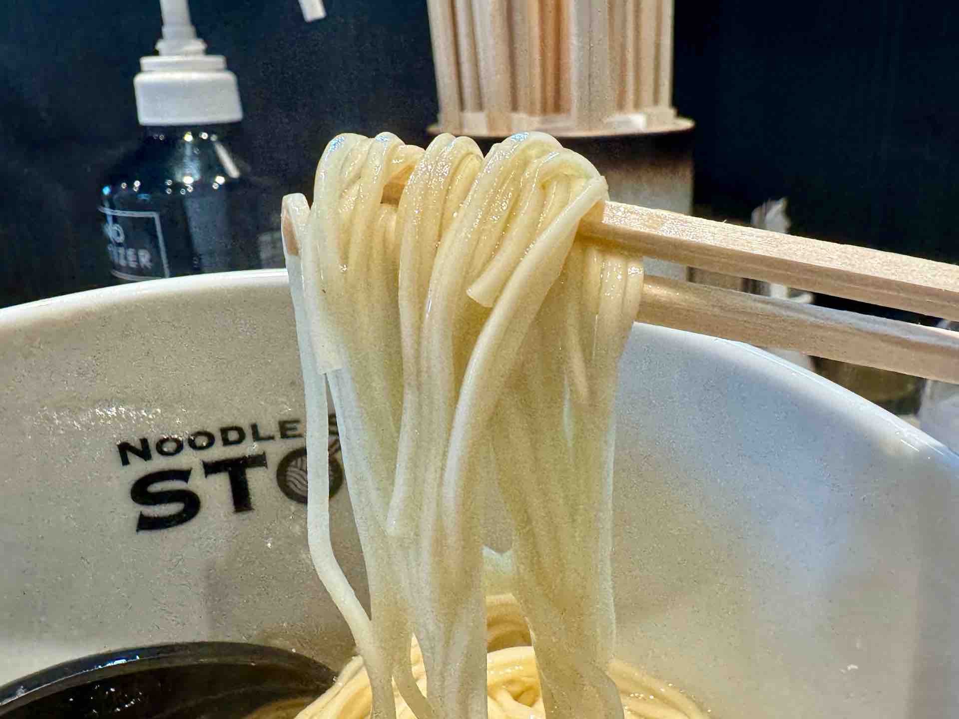 栃木県野木「NOODLE STUDIO STORY」にて 塩そば : Dales Mivisのラーメン、一人飲みなど
