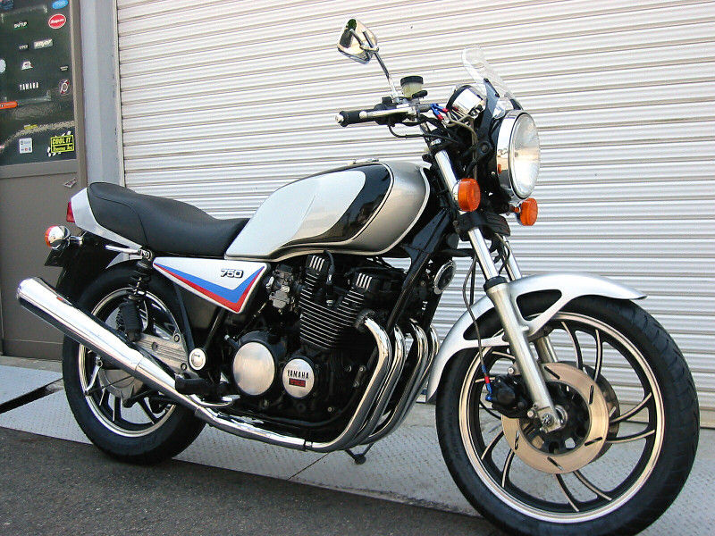 YAMAHA XJ750E 5G8 ヤマハ XJ750E F・Rタイヤ交換2 : つーあんどふぉーすとろーく