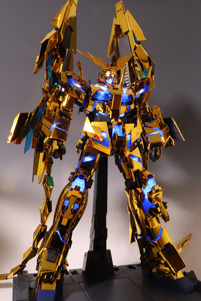 PG ユニコーンガンダム3号機フェネクス(ナラティブVer.)完成編 PG ユニコーンガンダム3号機フェネクス(ナラティブVer.)完成編
