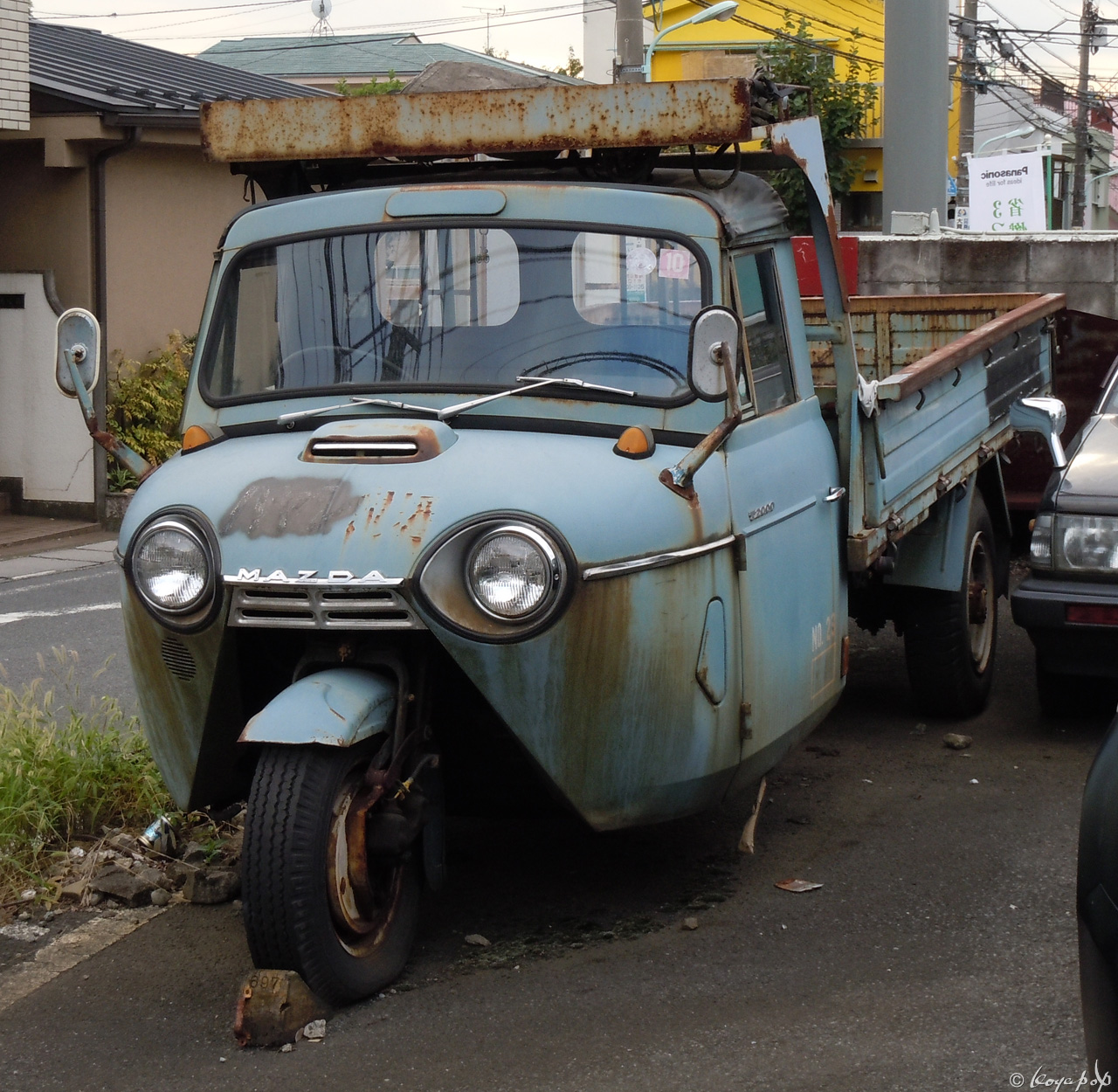Koyapop’s LIBRARY ☆ BEAUTIFUL CARS +1 ☆ : 上祖師谷のマツダ T2000