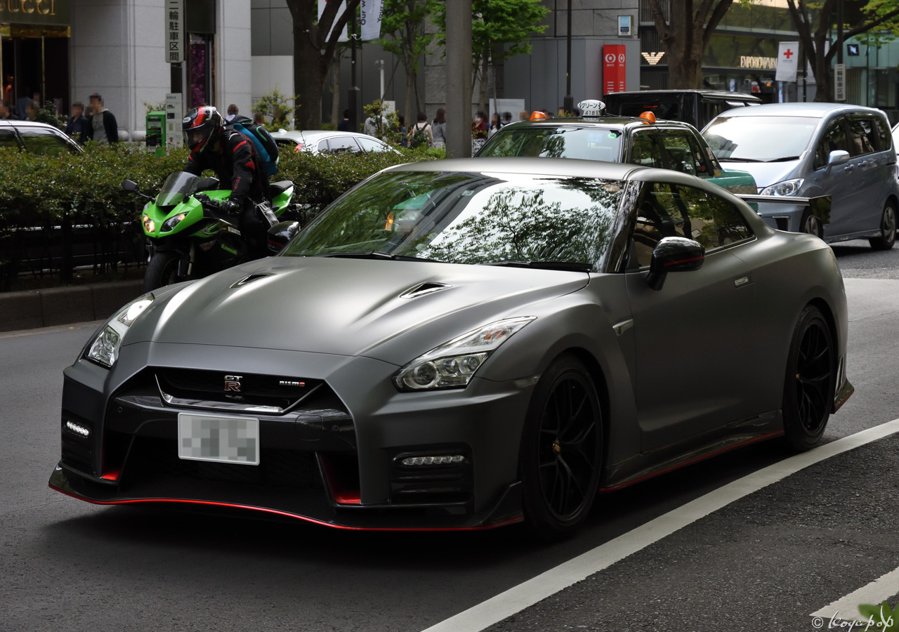 Koyapop’s LIBRARY ☆ BEAUTIFUL CARS +1 ☆ : 表参道のニッサン GT-R