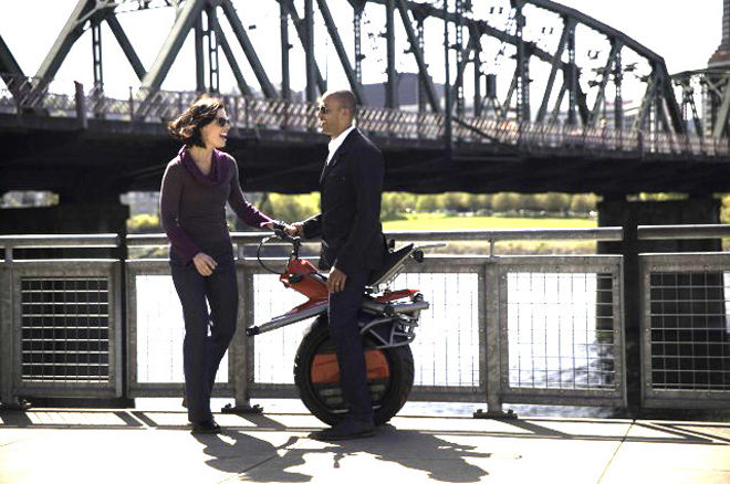 痛いニュース(ﾉ∀`) : 【画像】 一輪の電動バイク「Ryno」、出荷開始へ - ライブドアブログ