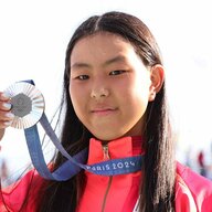「妖精と女王」の異色コンビ！196cm女子バレー選手と147cm銅メダリストの2ショットに世界が注目 : 皆が見たい聴きたいエンタメぜーんぶまとめサイト