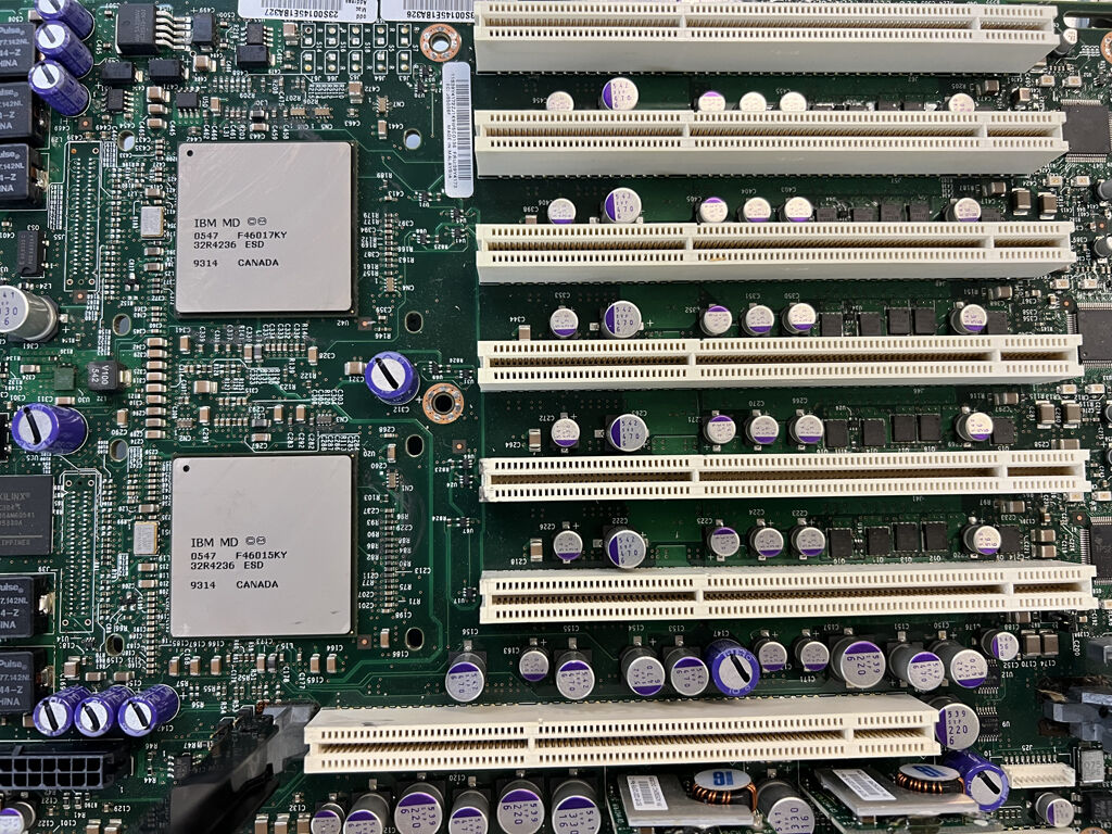 似非管理者の寂しい夜:IBM x366のPCIバス - livedoor Blog（ブログ）