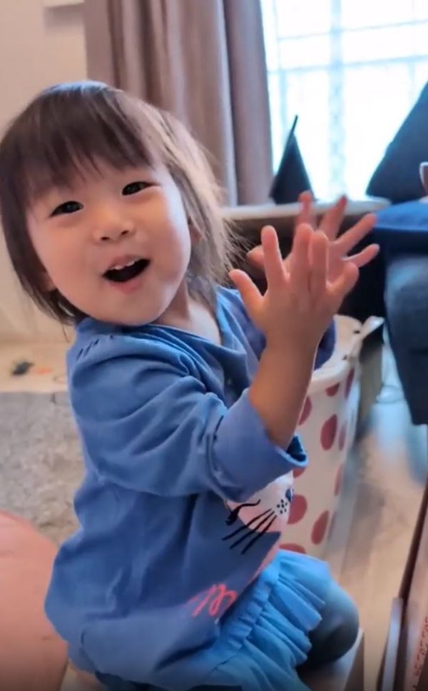 〇〇ちゃん大はしゃぎ : ettomio ニュース斜め読み