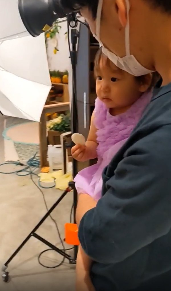 〇〇ちゃん一歳の記念写真 3 : ettomio ニュース斜め読み