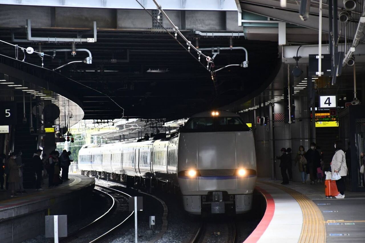 【第百二十八日】683系4000番台「特急サンダーバード23号」 : 毎日鉄道日記