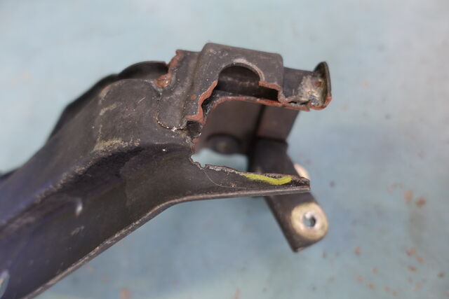 TS エボリューション ブログ:クラウン 燃料漏れ