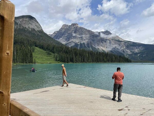 Explorer Canada Holidays Blog : 2025 7/23 ヨーホー国立公園とモレーン湖+渓谷散策ツアー