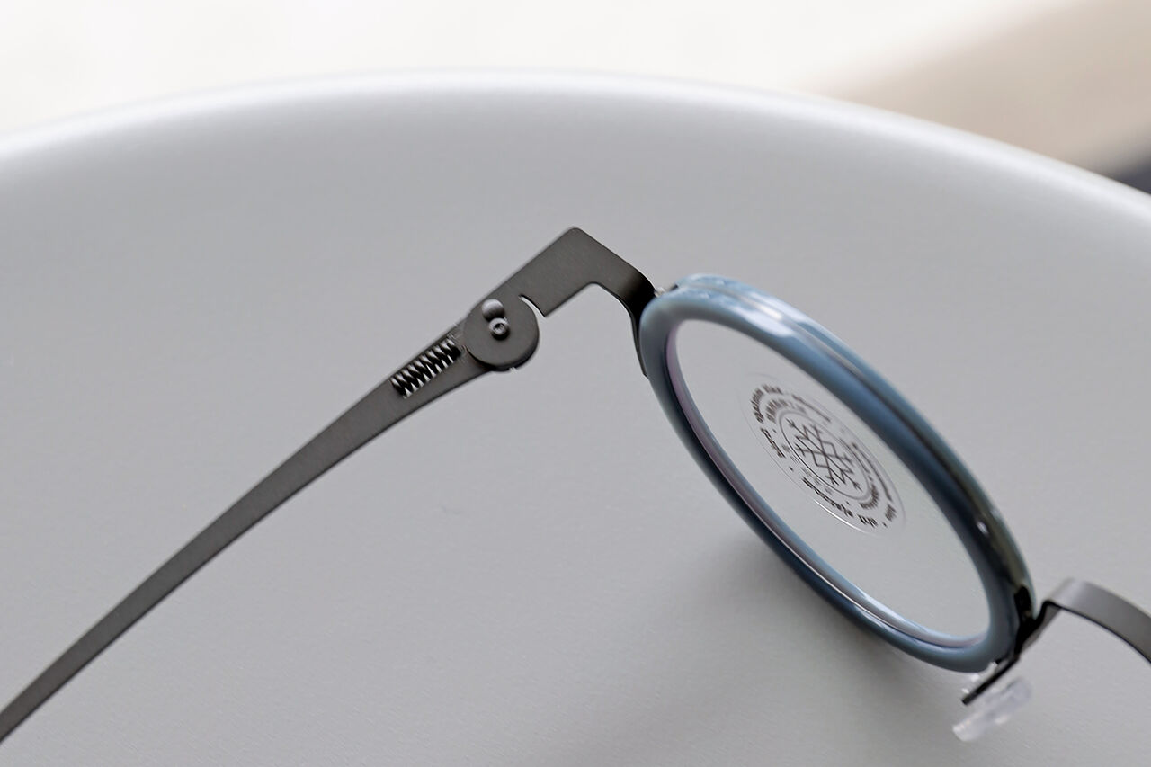 theo " Carrot "" Stoemp "｜お顔に馴染む、温かみのある丸みデザインが絶妙におしゃれ : eyewear MEBIUS BLOG