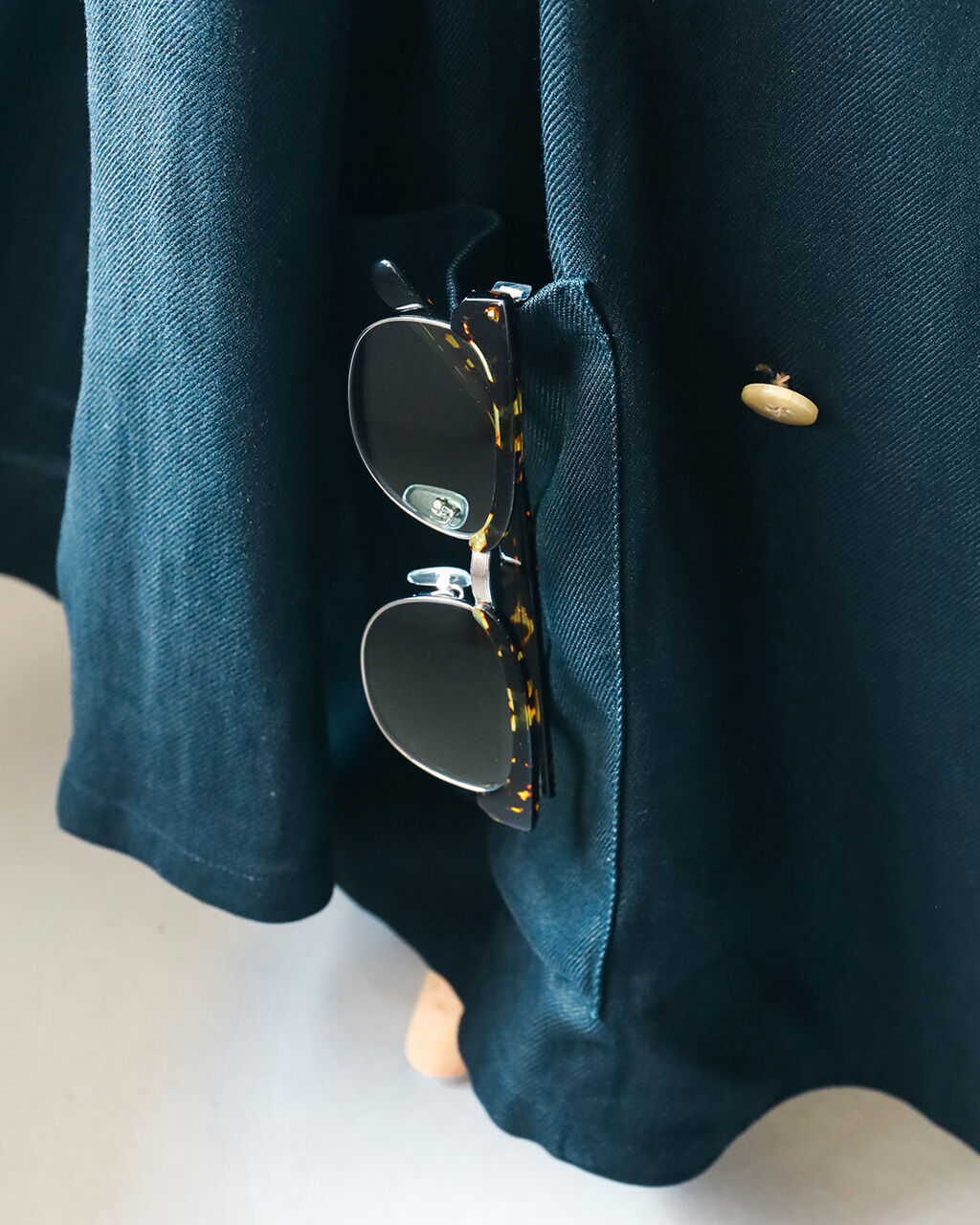 「メンズライクに見えて、女性が掛けてもハマるのが面白い。」 Lunetta BADA：ルネッタバダ " No.39 " " No.139 " サーモントブローと跳ね上げ眼鏡フレーム : Re ...