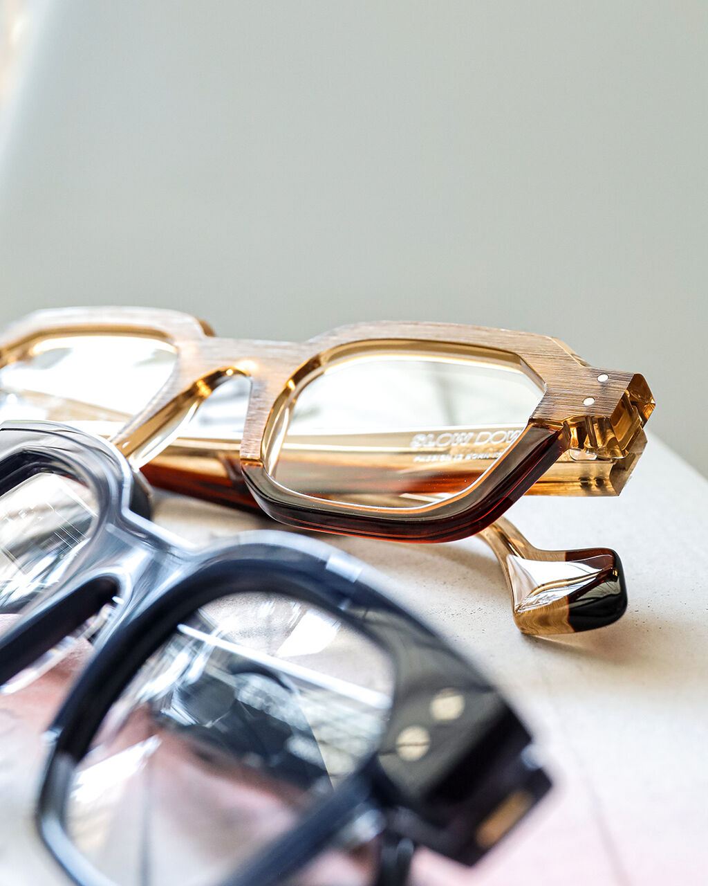 「知的なのに、どこか愛嬌がある。かけた瞬間、優しさ3割増し。」 JEAN PHILIPPE JOLY：ジャンフィリップジョリー 新作 ...