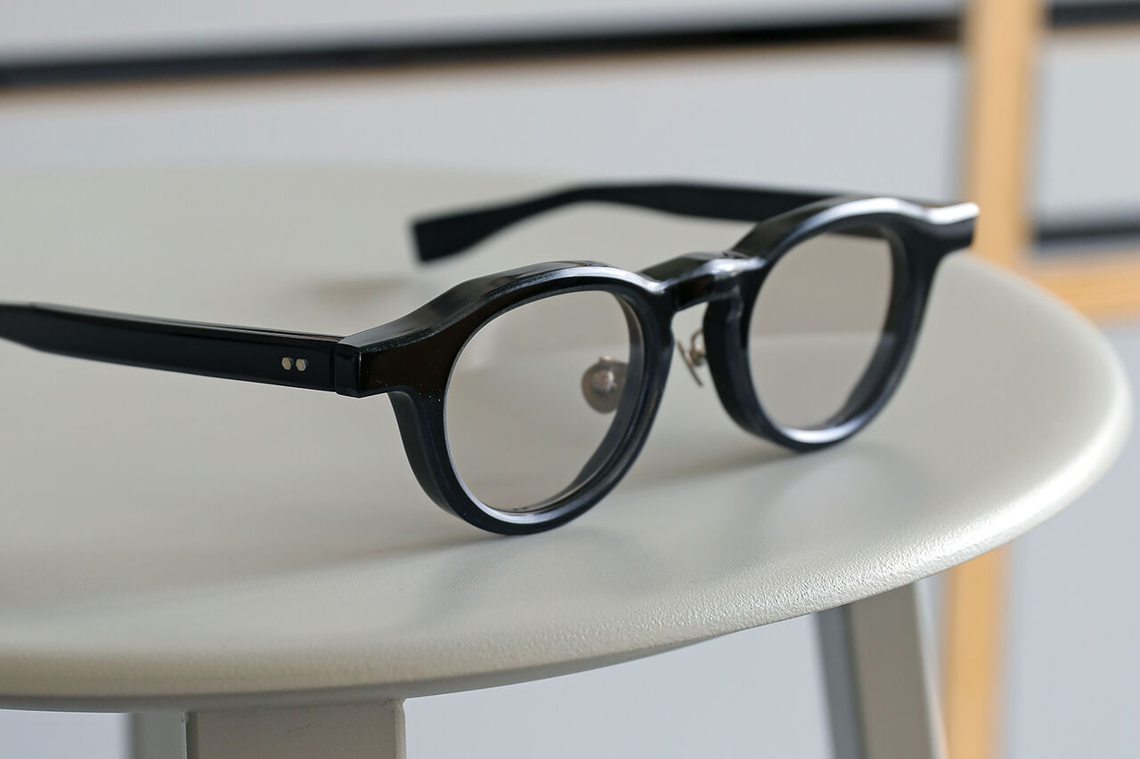 exclusive model】Selenite with FLAT Lens " Selenite "と" FLAT Lens "が生む新た ...