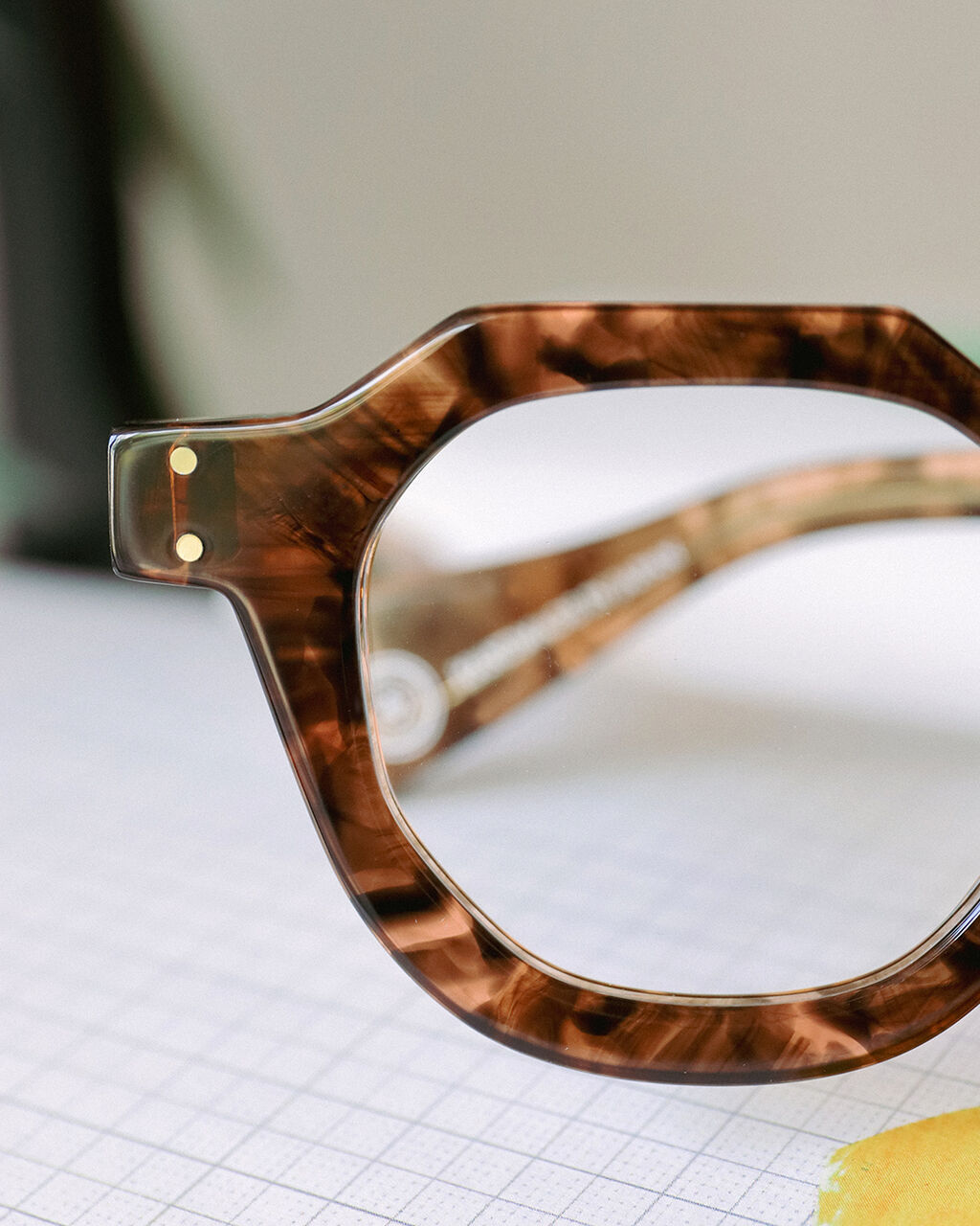 Filton × JEAN PHILIPPE JOLY " Bouton's " ユニークな色の切り替えが、動きと個性を感じさせる新色が登場 ...