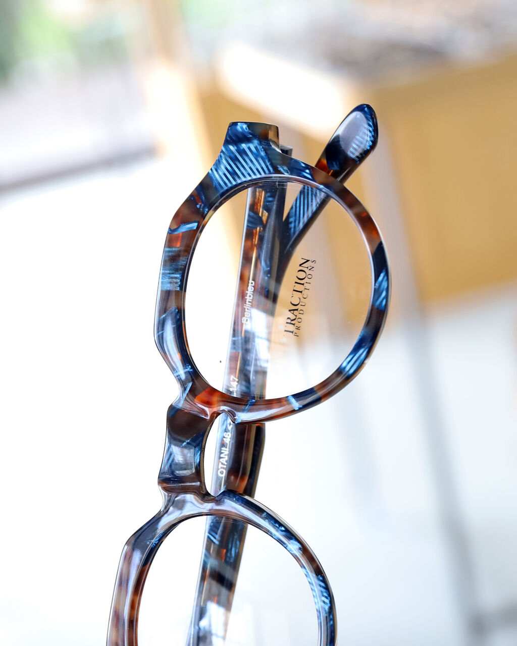 TRACTION PRODUCTIONS：トラクション 魅惑のアフリカンテキスタイル：眼鏡の美的探究 : Re: Riverport eyewear & coffee Blog