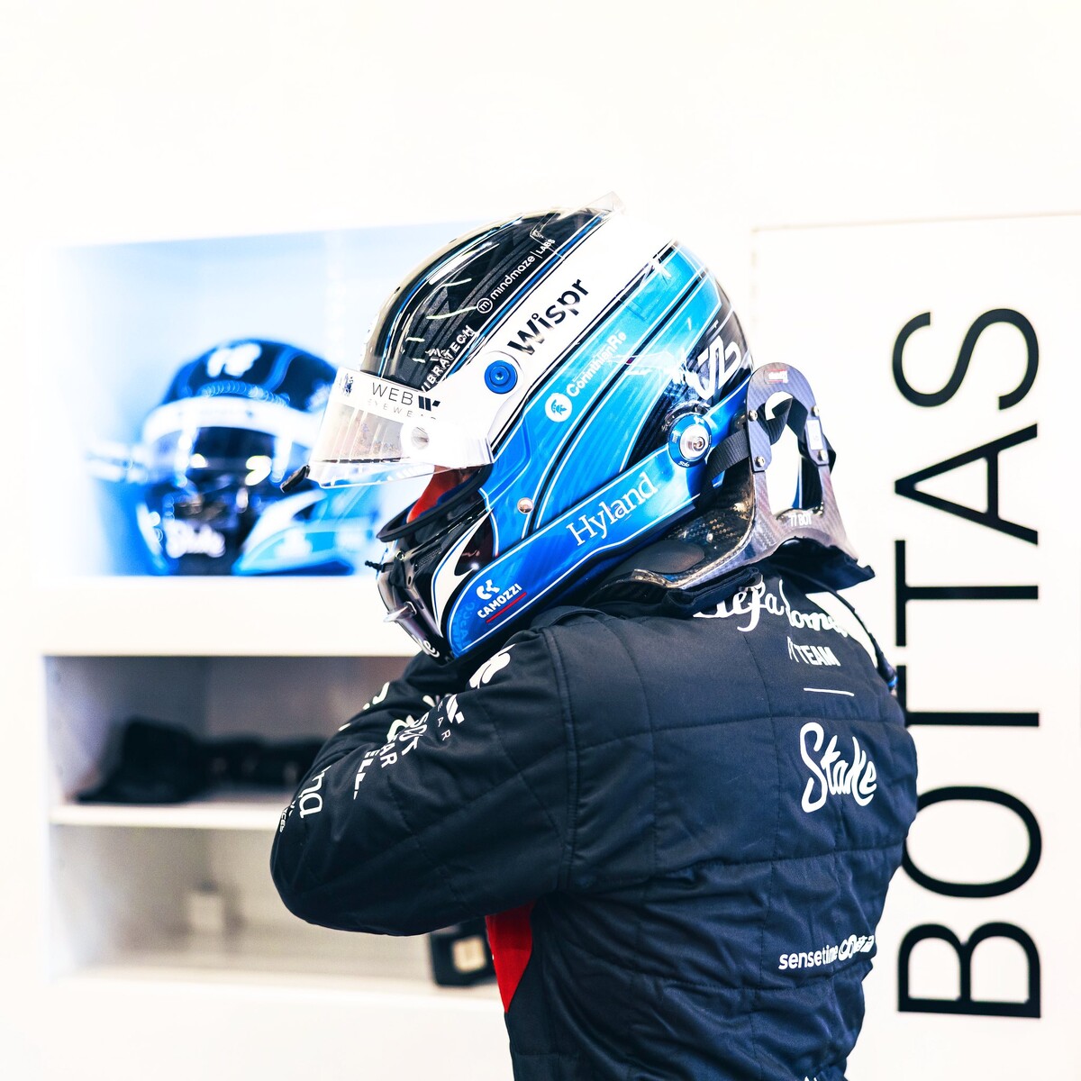 ヴァルテリ・ボタス 2023年F1ヘルメット写真 : F1通信jp