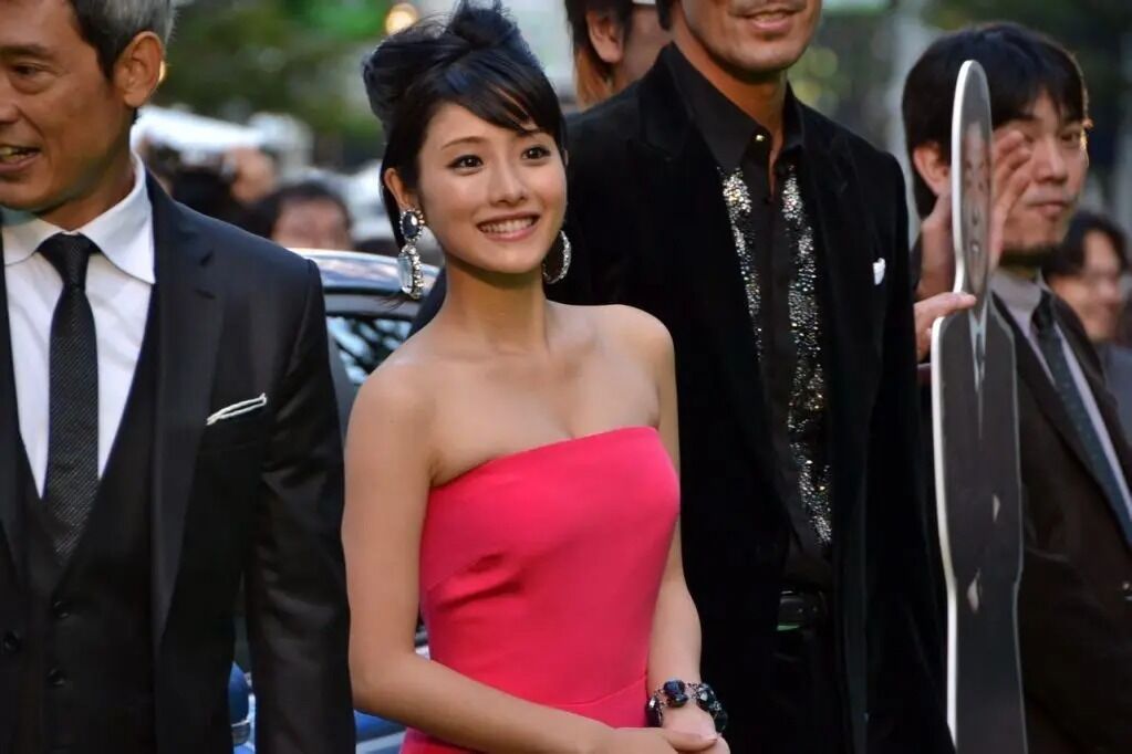 【画像あり】石原さとみ、ついに濡れ場解禁！キレイな乳首・おっぱい【2025年5月】 : FACESWITCHと芸能人の乳首を追い求めて