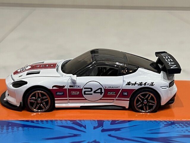 FAIRLADY Z collection : HotWheels PULL-BACK SPEEDERS 2023 NISSAN Z CUSTOM