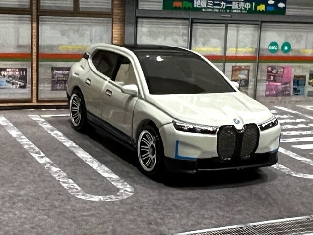 FAIRLADY Z fan : MATCHBOX MOVING PARTS 2024 BMW iX