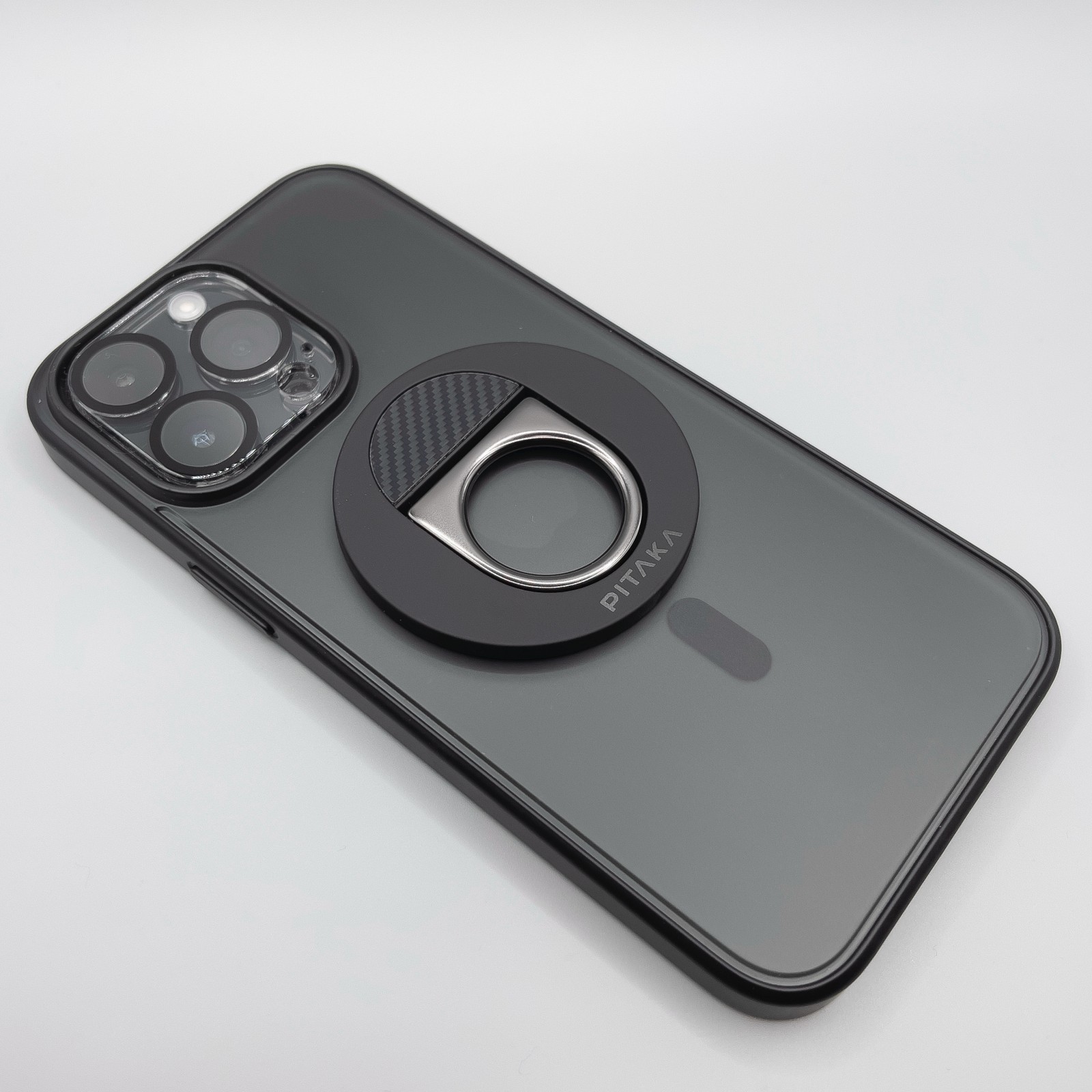 PITAKA MagEZ Grip / スタンドとしての利便性も高いMagsafe対応リング : 狐丸の「これ買ってみました」