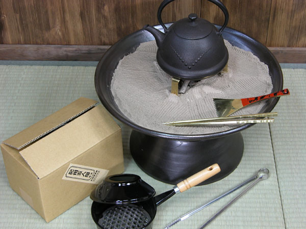 戸0829 火鉢用具 風炉用 五徳 ごとく 三つ爪 まずい 三爪 鉄製 戸0829 火鉢用具 風炉用 五徳 ごとく 三つ爪 まずい 三爪 鉄製