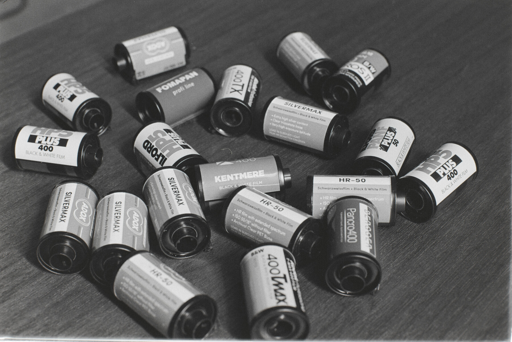 D76 vs. Rodinal 現像液の違いとは : Darkroom Door