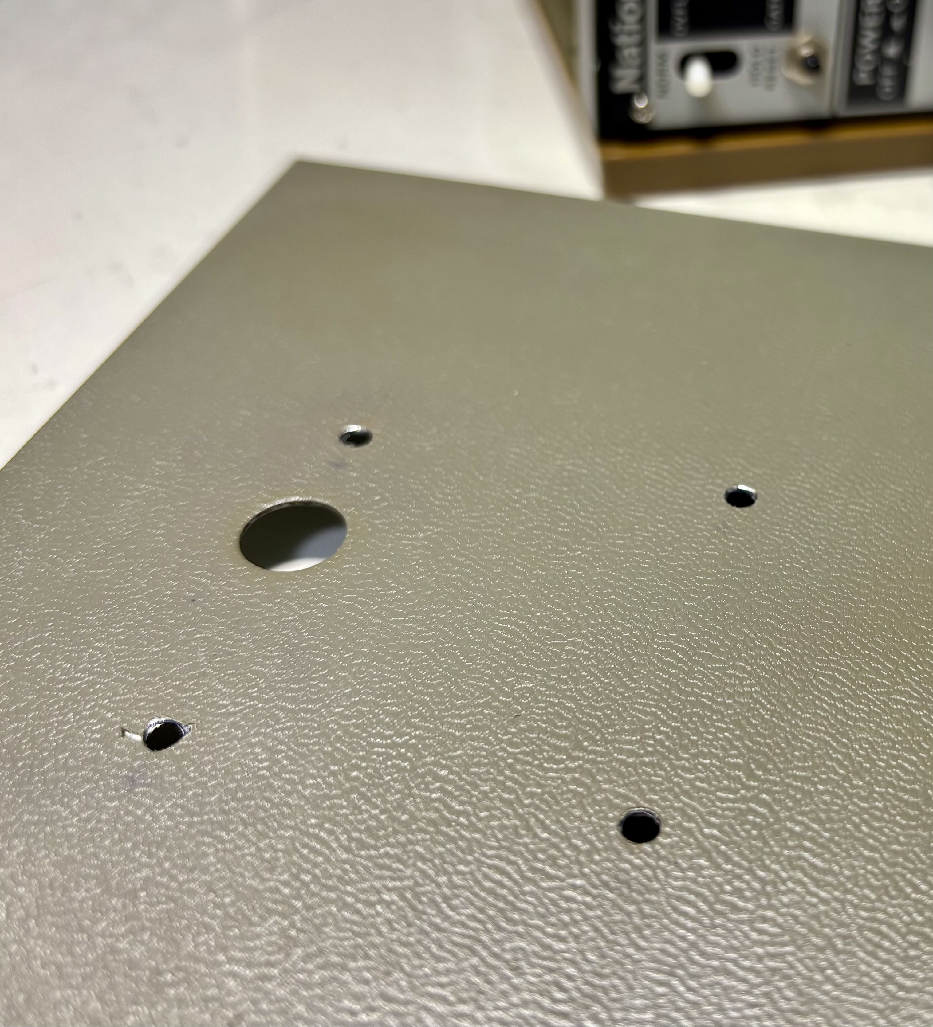 たまには測定器でもいいですか？「National VP-4546A：OCXO化作業実施」 : 今どきカセットデッキでいいですか？