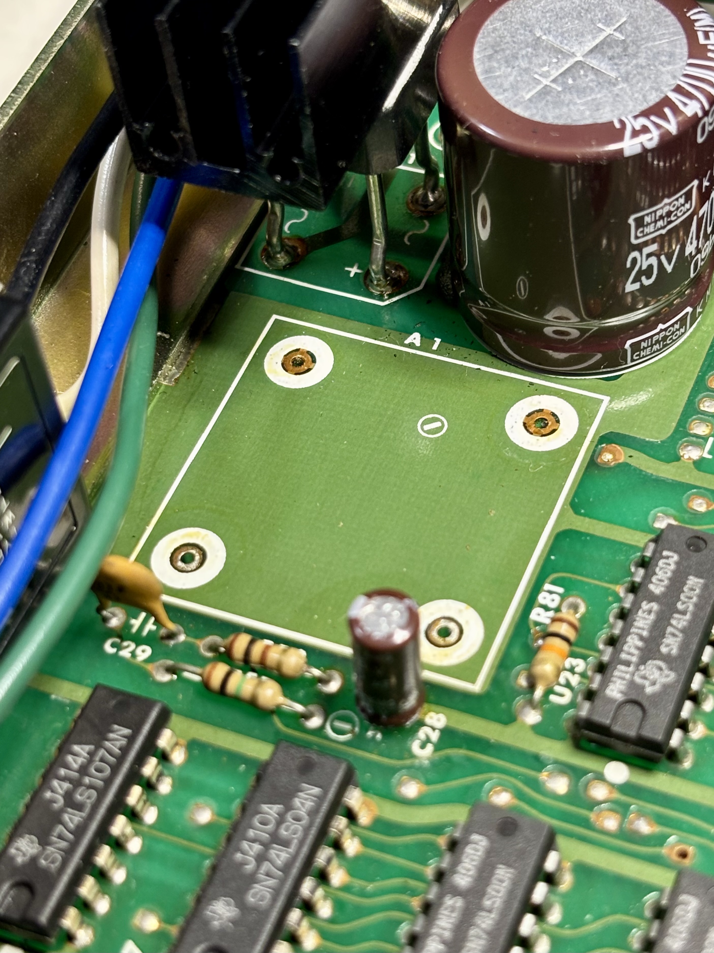 たまには測定器でもいいですか？「National VP-4546A：OCXO化作業実施」 : 今どきカセットデッキでいいですか？