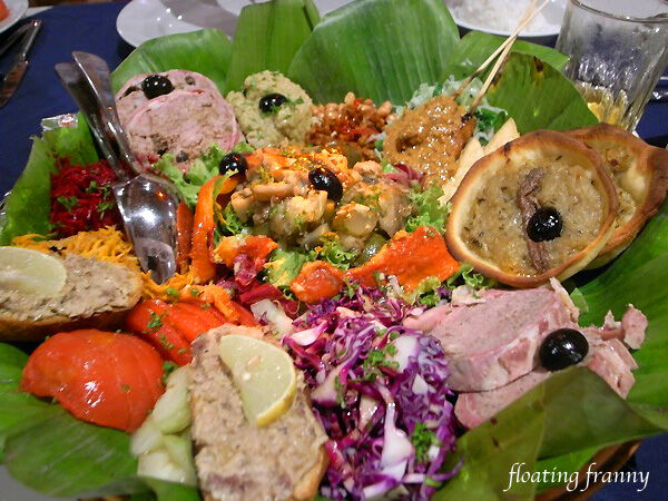 ピグニュー・ディ・プニュー/ Pignou Di Penyu : バリ島 and フローティングフラニー