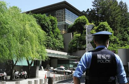 首相官邸のトイレで機動隊員が拳銃自殺か ★3 [Hitzeschleier★] : フリーダム ルーム