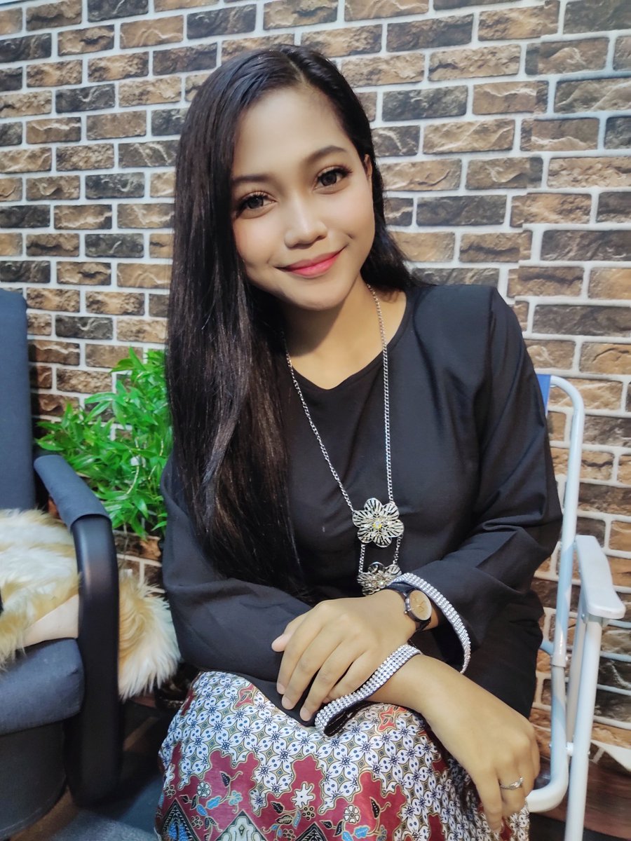 『Nur Amira Syahira』26 : フリーダム ルーム