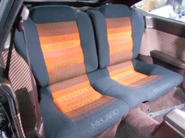 レカロ is81 C81 2脚 360オレンジストライプ全張替＋フルメンテ＋取付 トヨタ セリカXX A60（リアシート張替編） - レカロ屋 ...