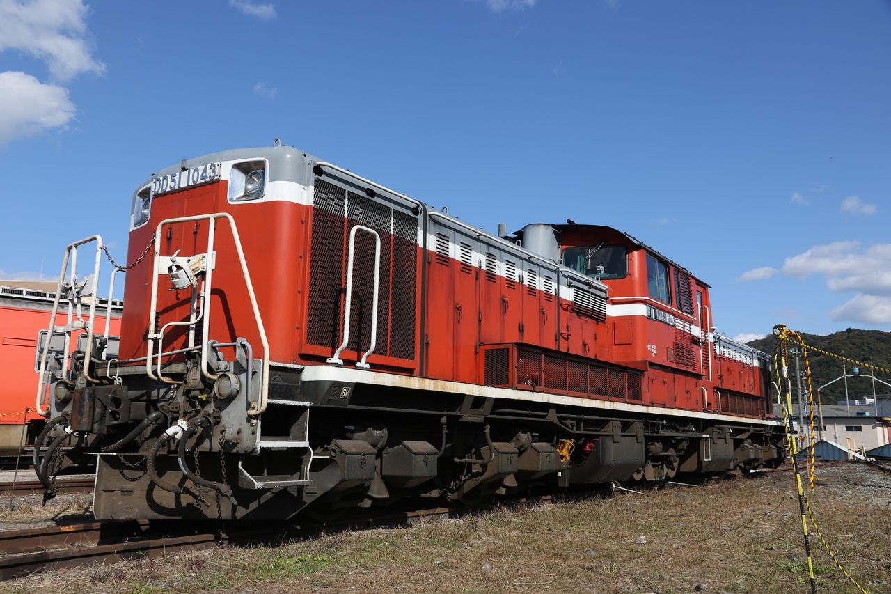 DD51 1043 : 瀬戸内からDeparture