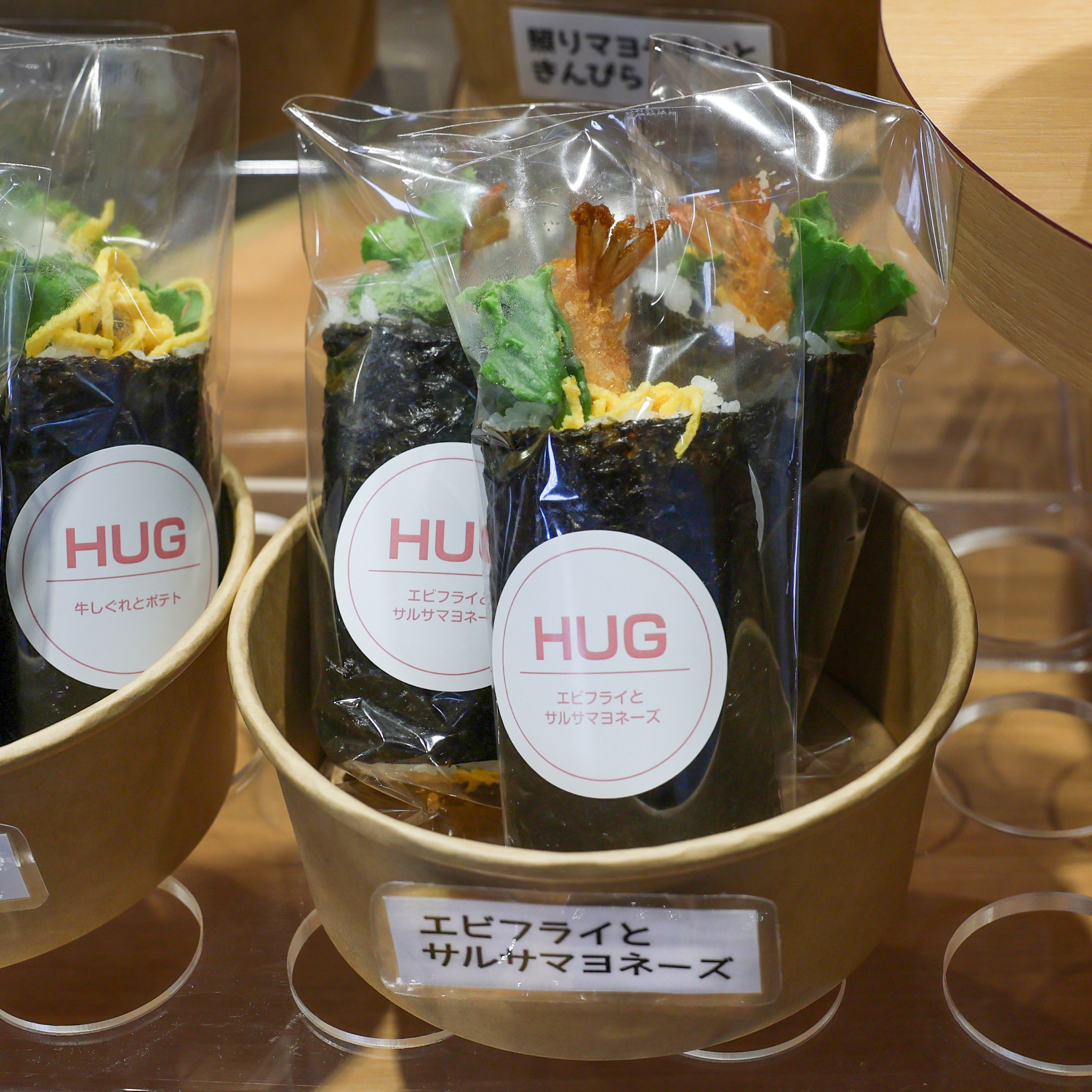 「SUSHI ROLL HUG 福岡空港店」レポート。九州・有明海産の一番摘み最高級焼き海苔使用の食品を提供。北海道発「K.L.I.M」も ...