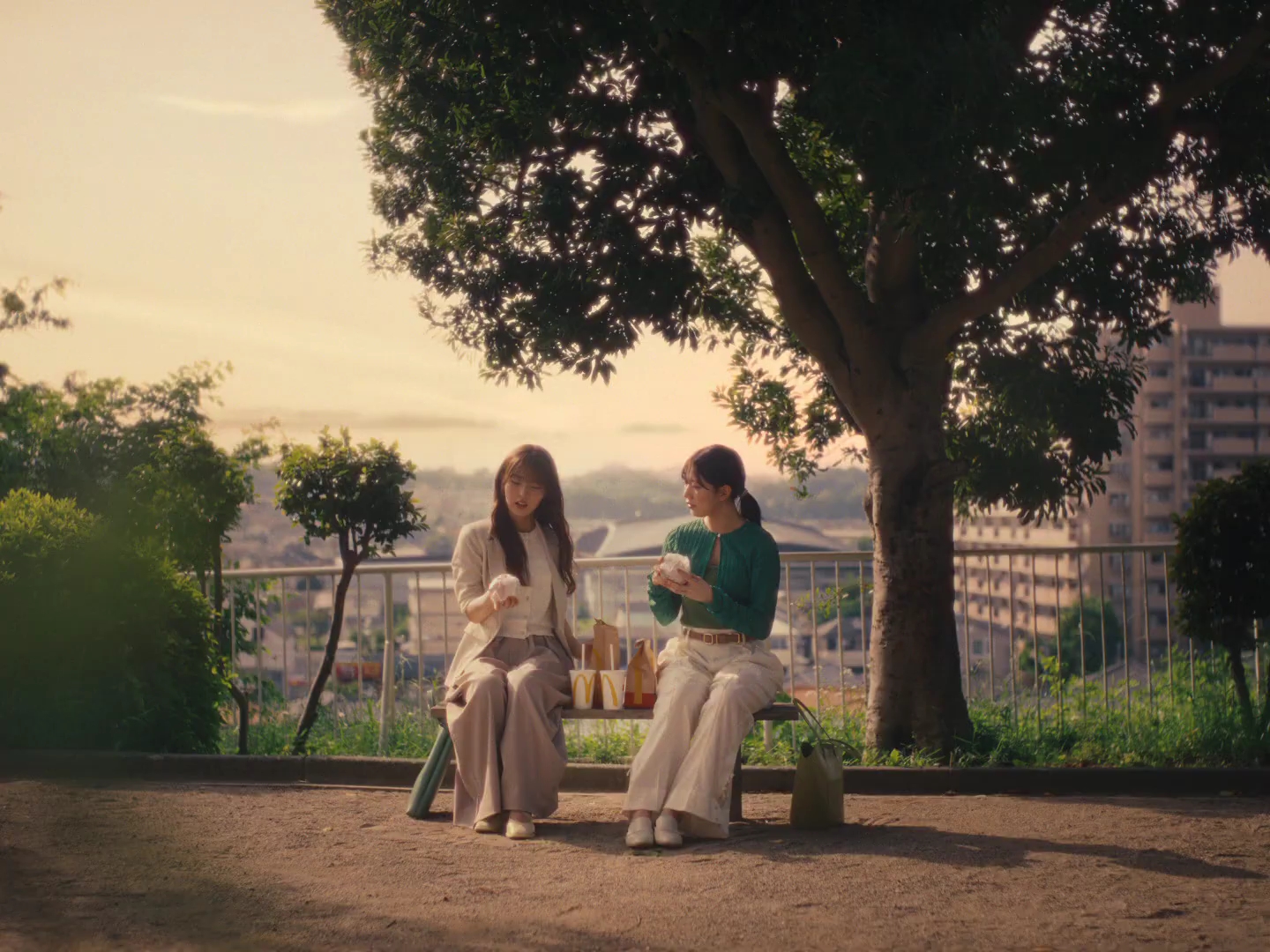 fumi Diary 2号店: ロケ地ノート : 櫻坂46 中嶋優月、村山美羽 マクドナルドCM サムライマック「大人と公園」篇撮影場所