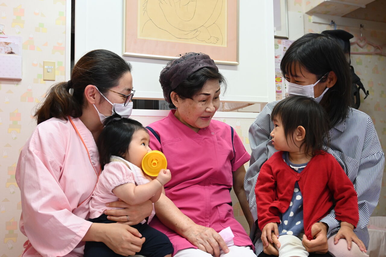 【画像】おっぱい先生、ユーチューブで少子化に立ち向かう [156193805] : はいいろ速報@youtubeまとめ