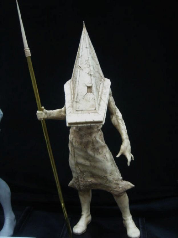 Red Pyramid Thing : fukuro