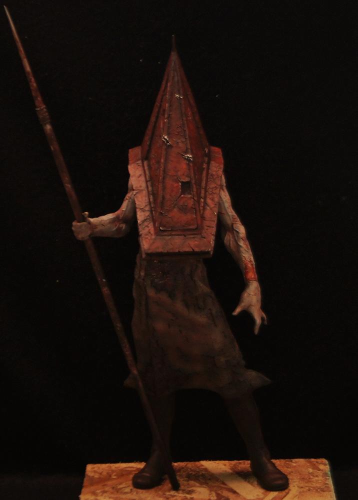 Red Pyramid Thing : fukuro