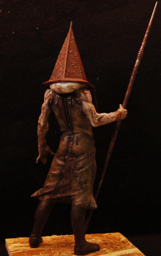 Red Pyramid Thing : fukuro