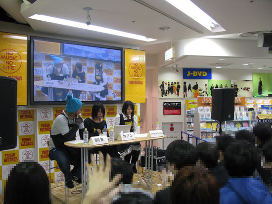 Getchu.com：げっちゅブログ:『Blog 5pb.！』第237回 naoちゃんが制服に!? DystopiaGroundイベントで大活躍