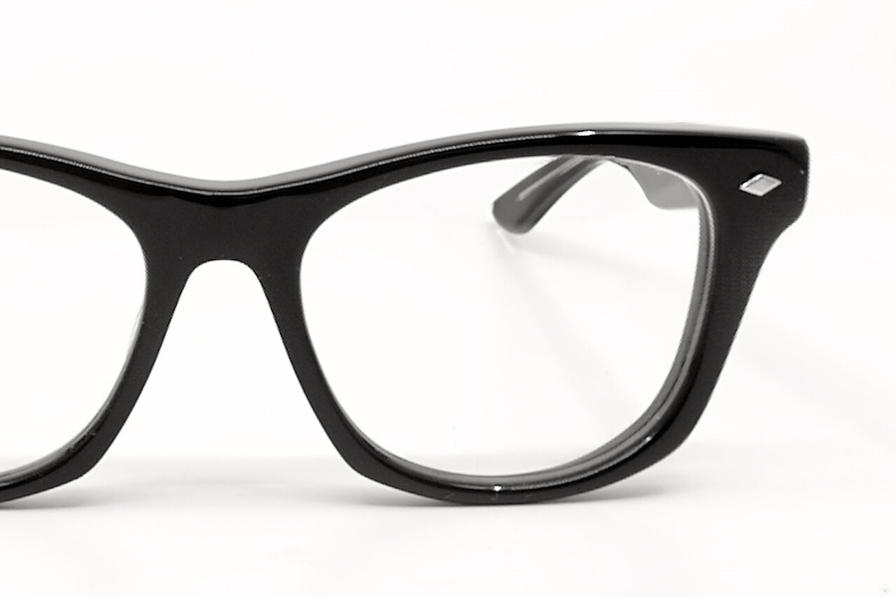 サングラスにもおススメの肉厚大ぶりのウェリントン EFFECTOR Weez : GILBERT EYEWEAR from 中野ブロードウェイ