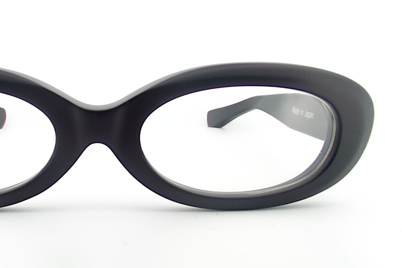 懐かしくも新しい細ロングな肉厚オーバル EFFECTOR TEMPO : GILBERT EYEWEAR from 中野ブロードウェイ