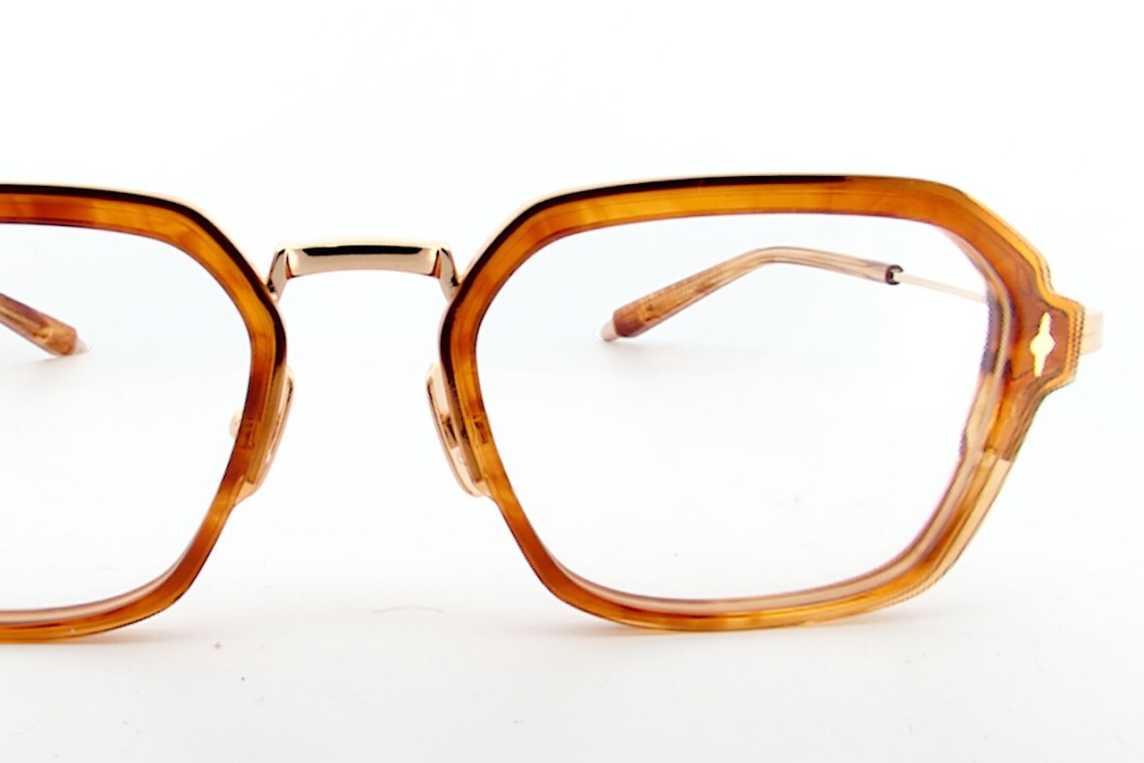 芭蕉モチーフのワイドなスクエアモデル Pitot eyewear BASJOO I : GILBERT EYEWEAR from 中野ブロードウェイ