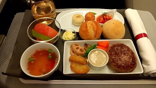 JL77便 B787-8 羽田ーマニラ ビジネスクラス（JAL SKY SUITE ）搭乗記 Nov.'24 : JUST A JOURNEY