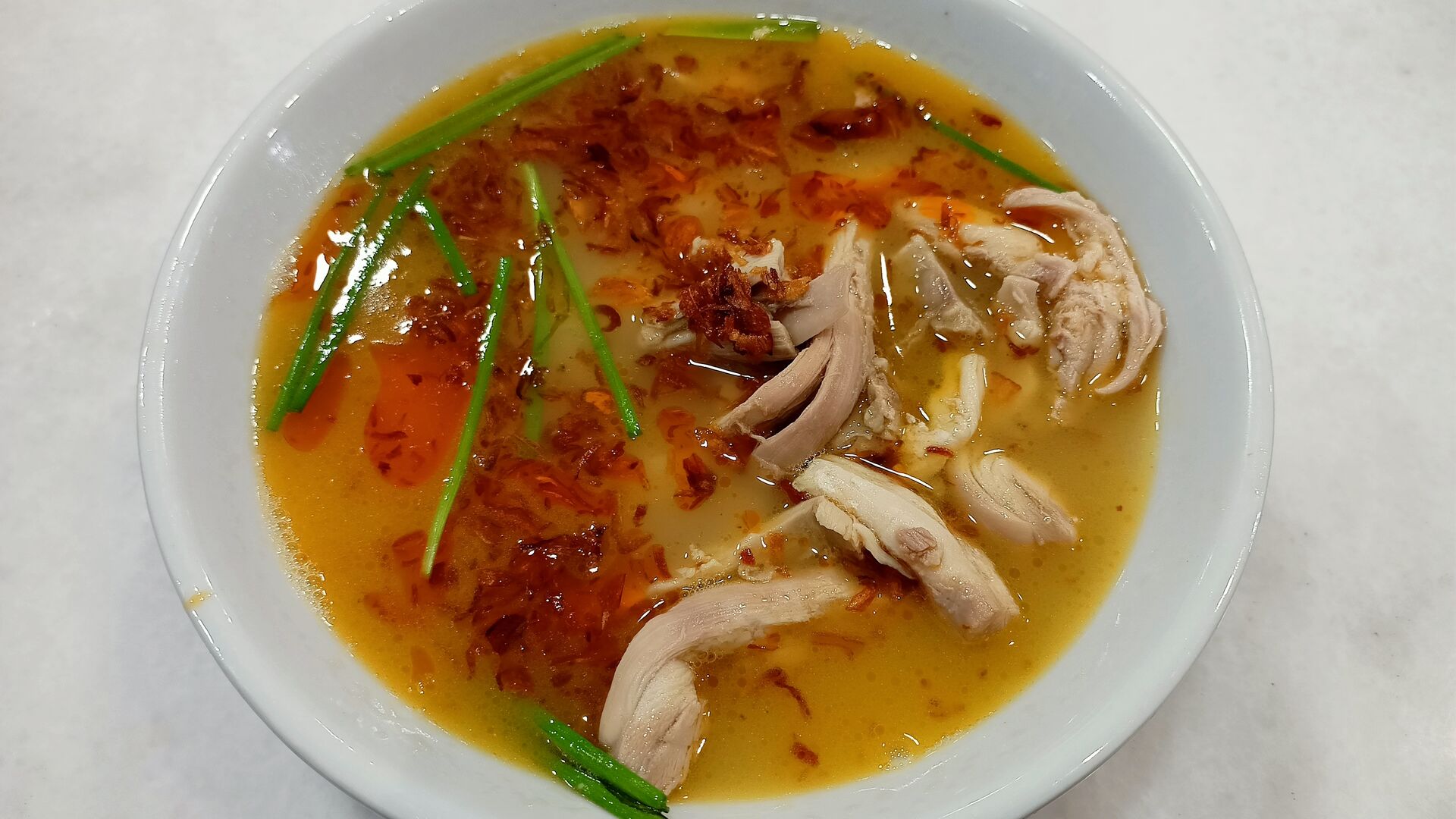 鶏のエキスたっぷりのホーファン＠Yitcha Kawkaw Kopitiam SS15 壹茶浓浓咖啡店 : クアラルンプールのゴリ飯