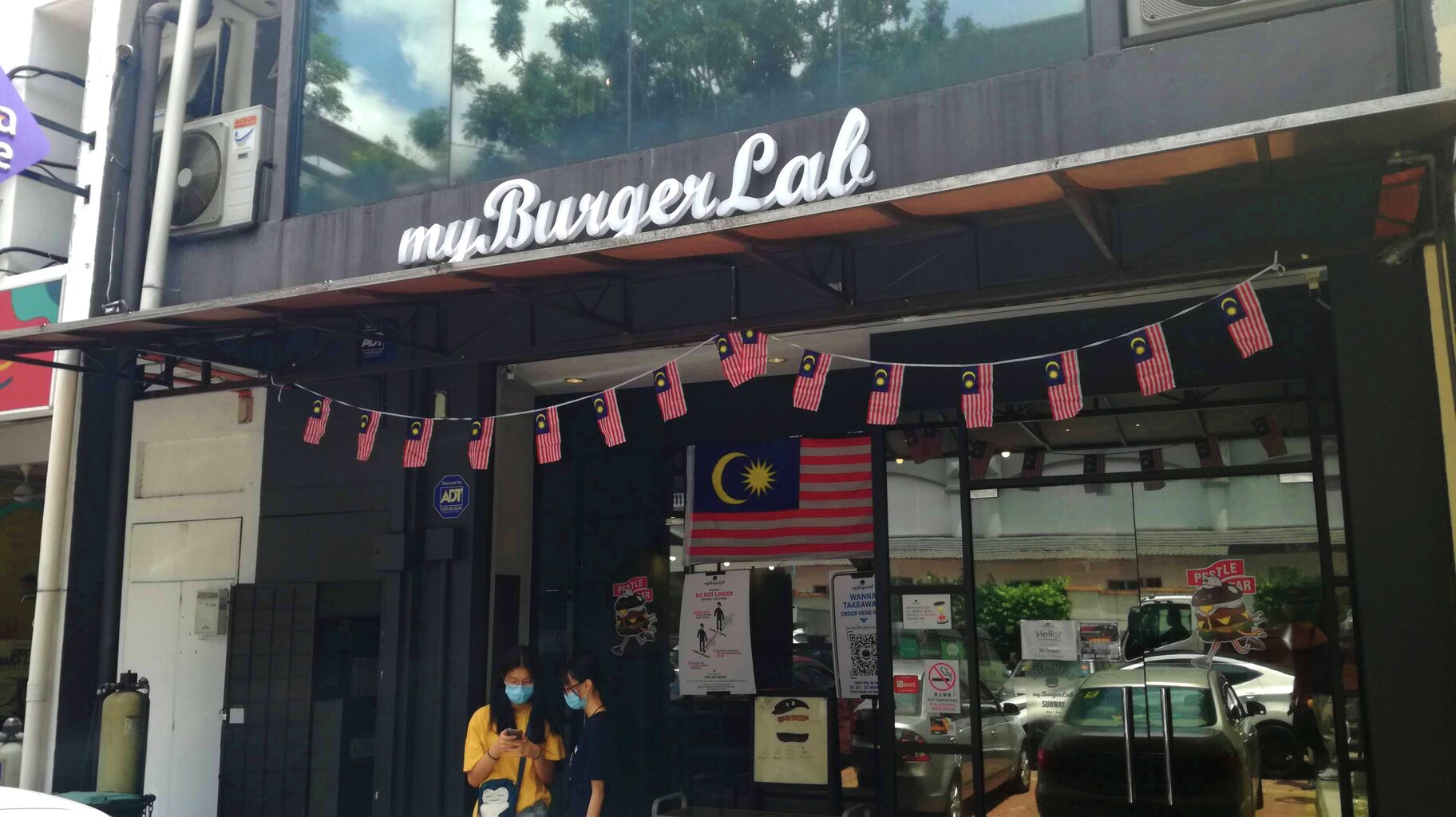 久しぶりのブラックバーガー＠myBurgerLab Sunway : クアラルンプールのゴリ飯